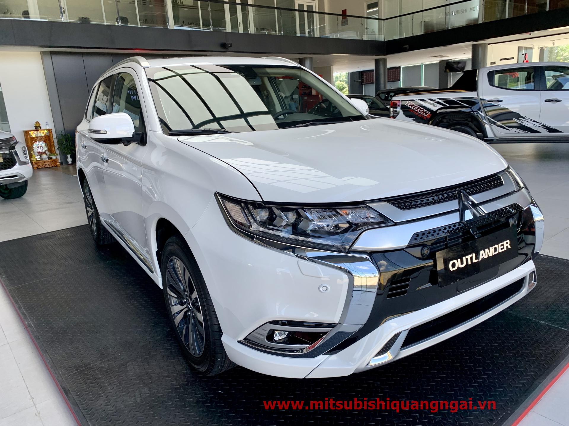 Outlander lăn bánh tốt nhất, Mitsubishi Outlander 2.0 CVT